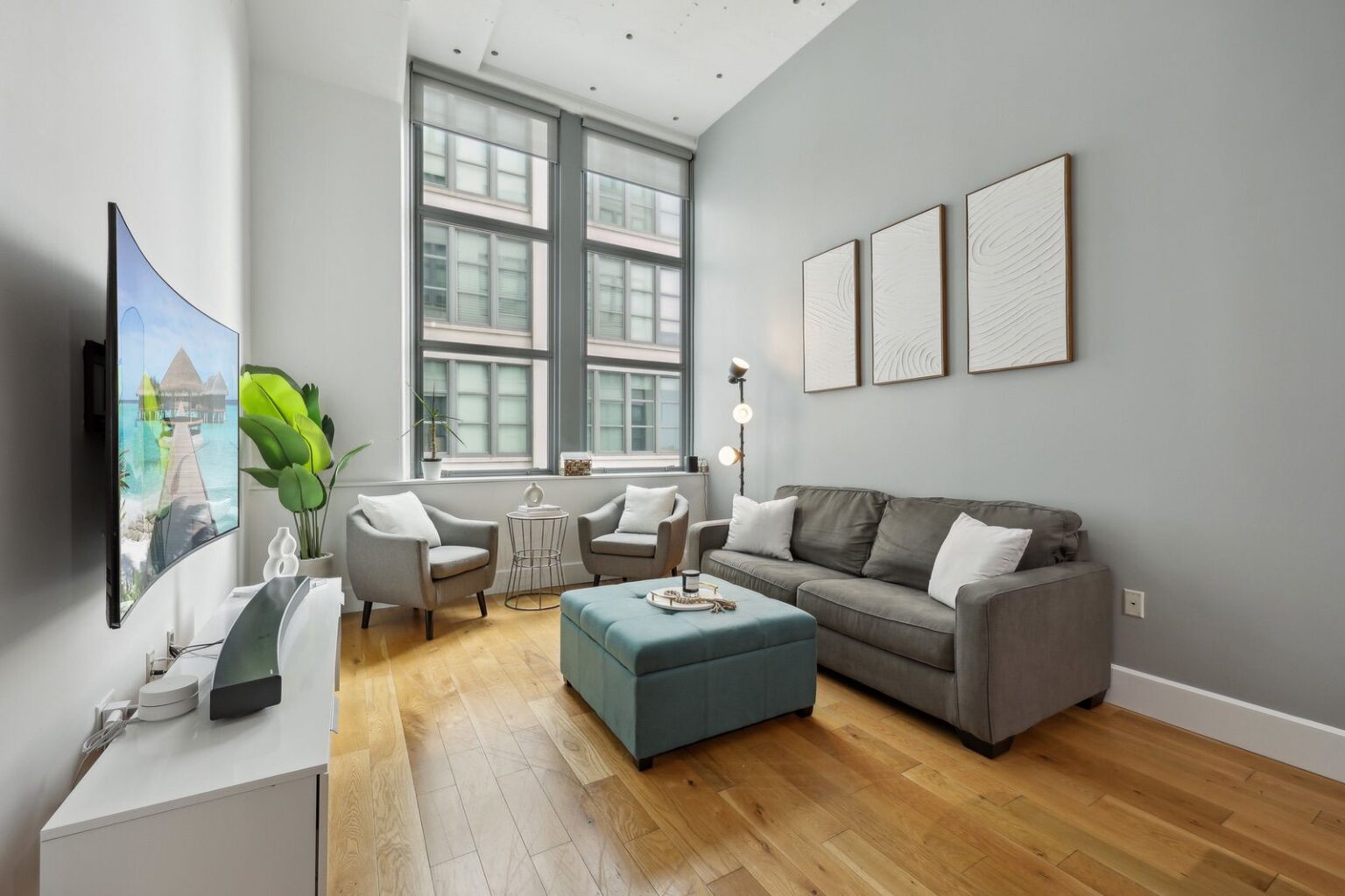 This Stylish Jersey City Loft Features a Flexible Layout and 14-Foot ...