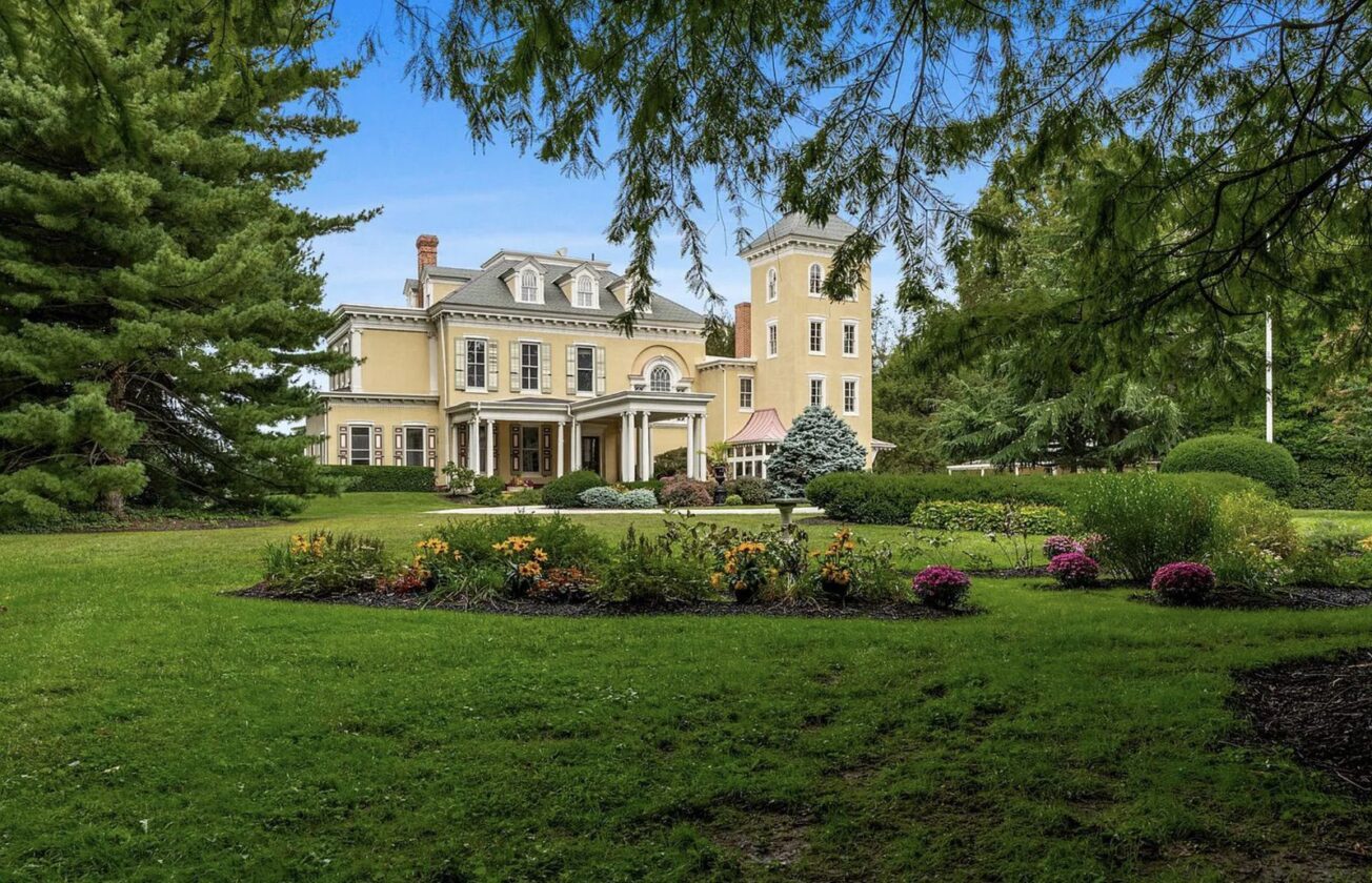 1700s New Jersey Mansion on the Delaware River With Incredible Details ...