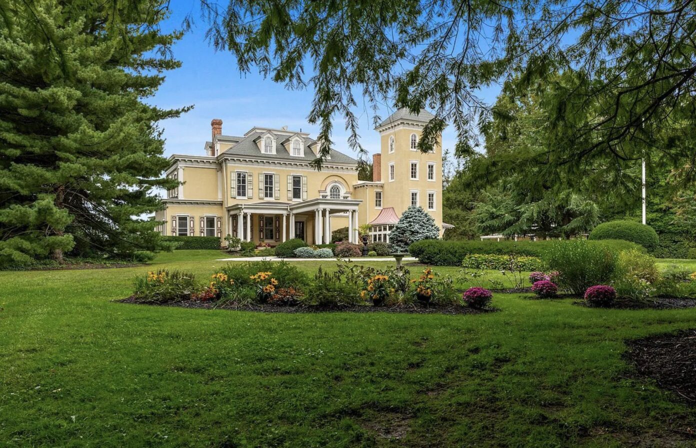 1700s New Jersey Mansion on the Delaware River With Incredible Details ...